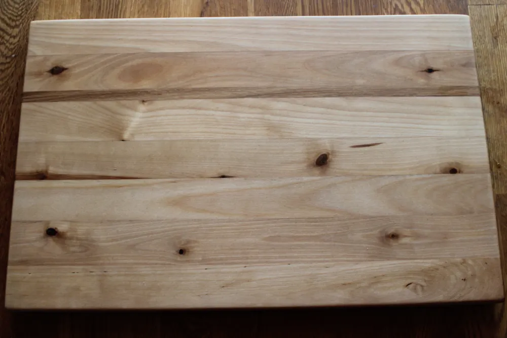 Tunn stavlimmad björkskärbräda med ekstav 48x31 cm - Björkhantverk från ...