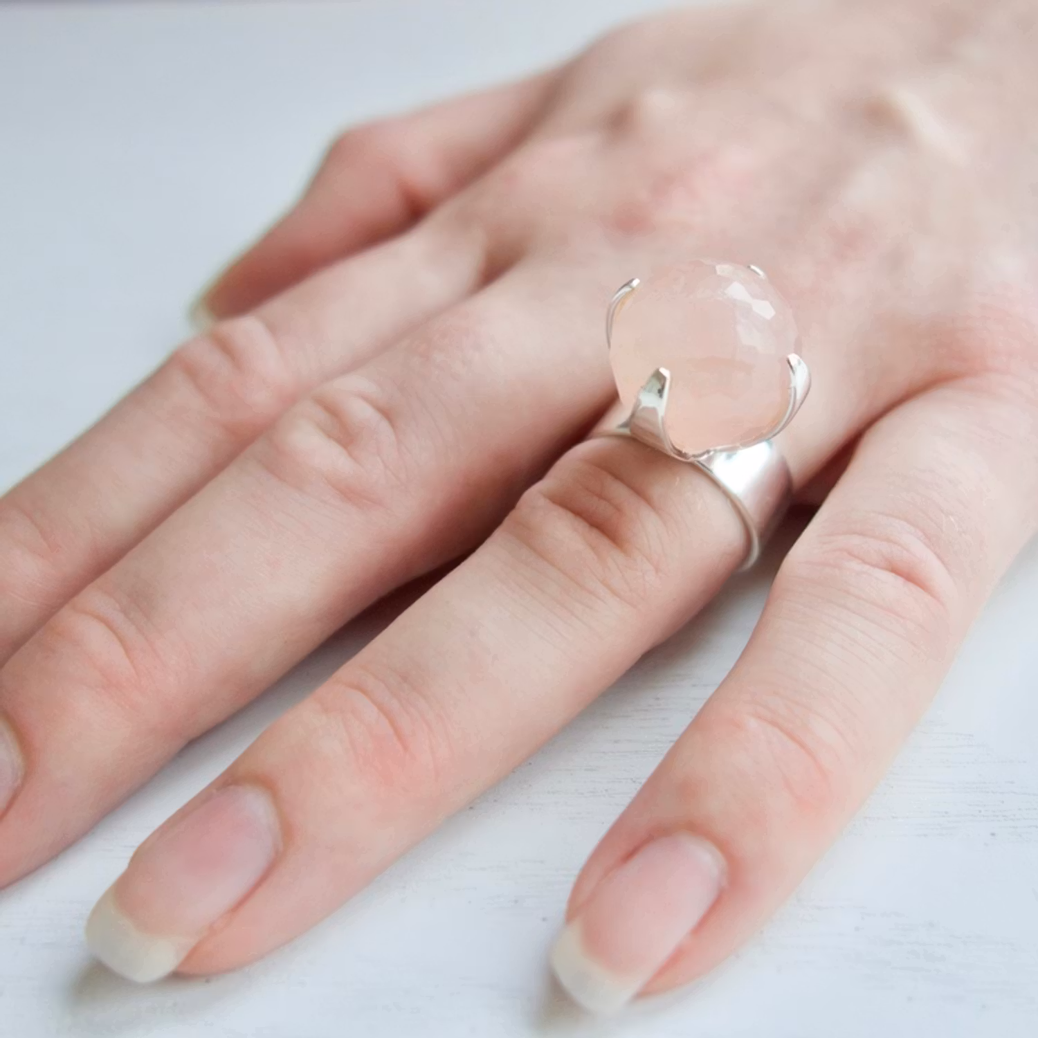 Silver ring CLAW, a big silver ring with rose quartz - MoM of Sweden