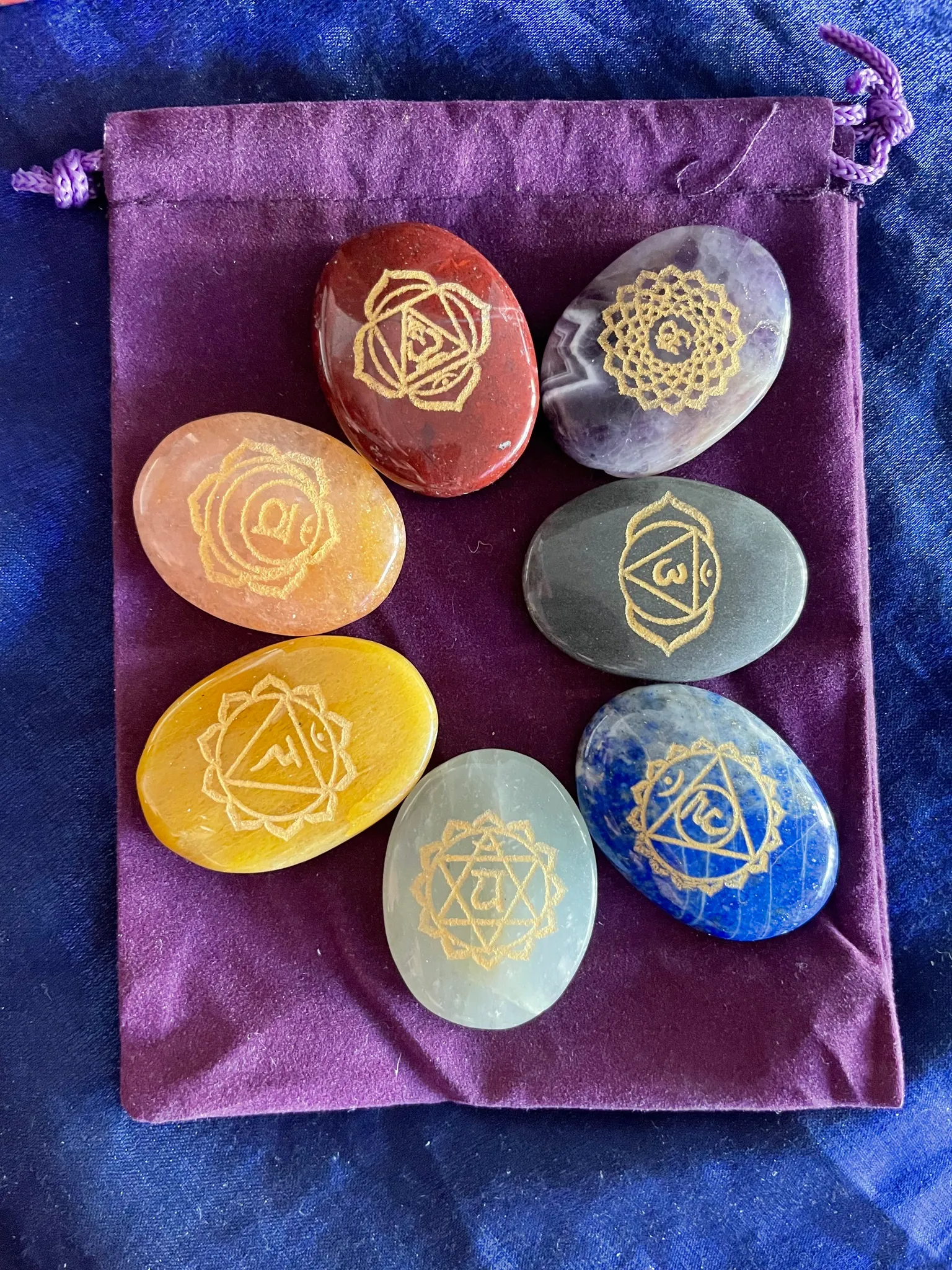 Chakra Oracle Stone Set - Kristallpyramiden säljer underbara kristaller ...