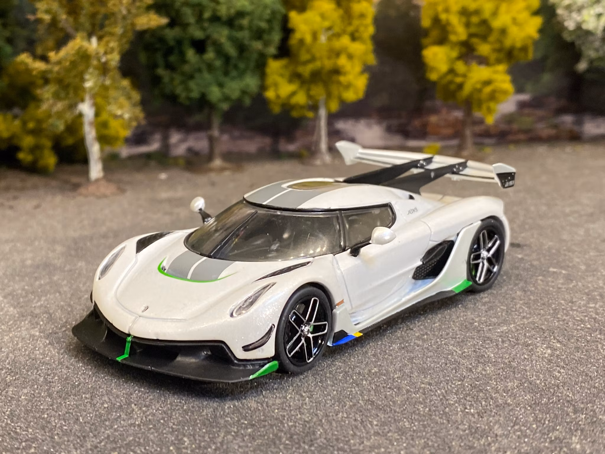 Skala 1/43 Koenigsegg Jesko 5,0 V8 1599hp fr Solido - YAKOL